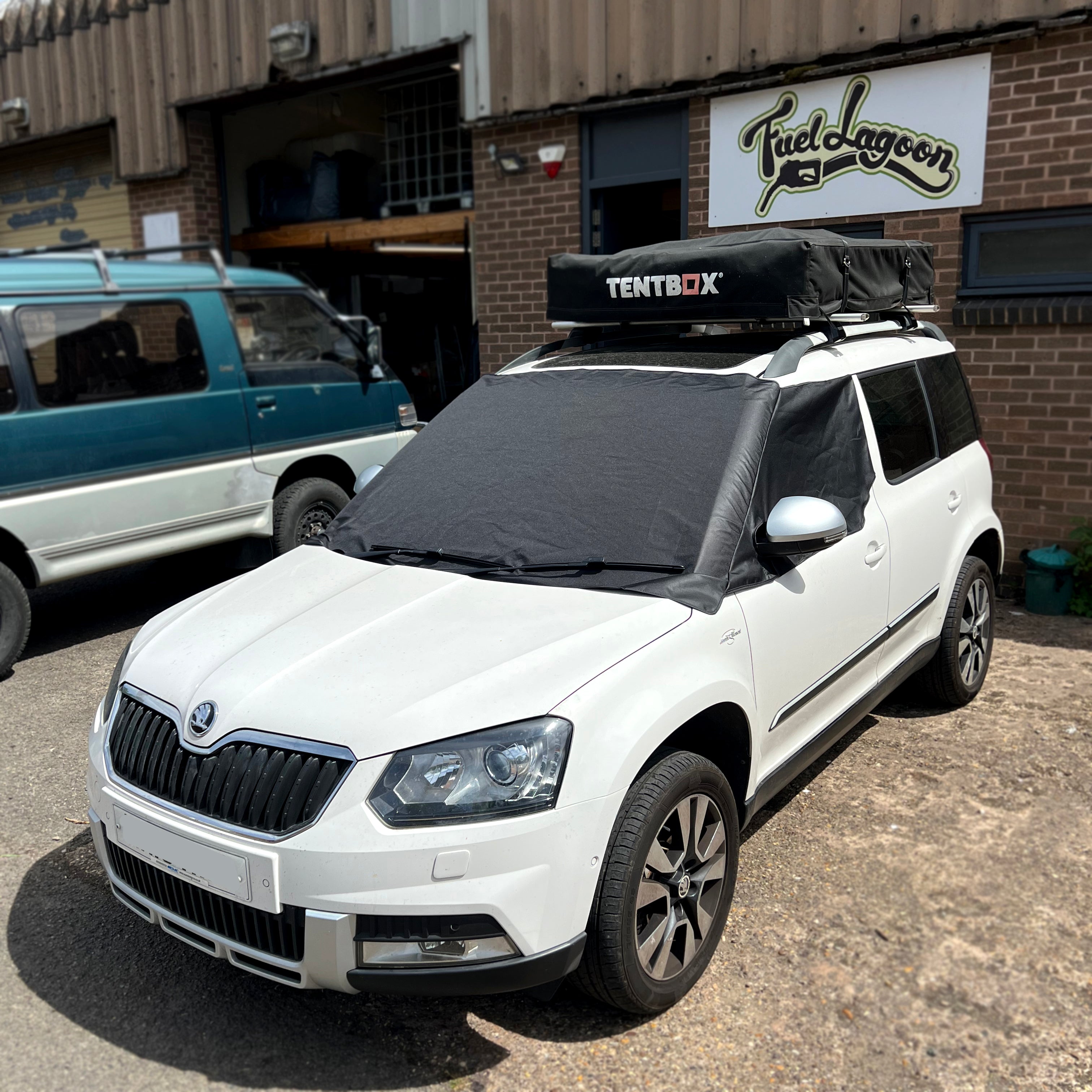 Škoda Yeti - Plain Deluxe – Fuel Lagoon